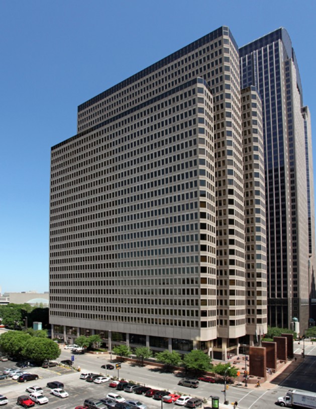Cousins Picks Up Downtown Dallas Tower at Foreclosure Sale - Commercial ...
