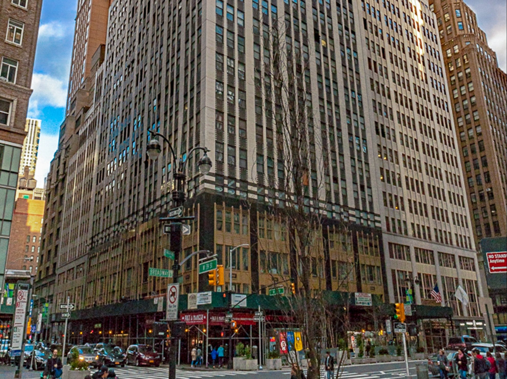 Midtown Manhattan Tower Scores $148M Loan - Commercial Property Executive